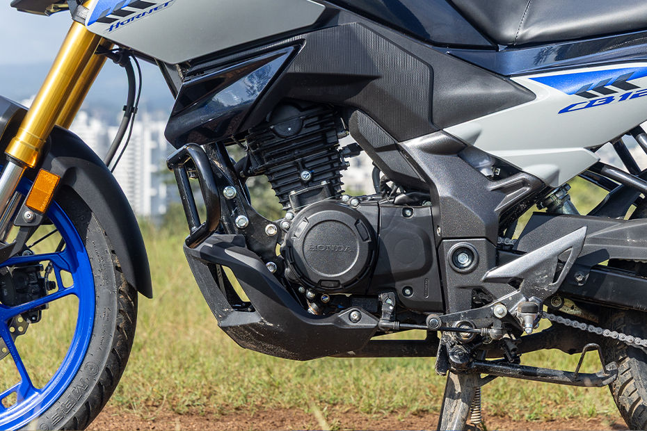 Honda CB125 Hornet Engine (Left) Image - BikeDekho