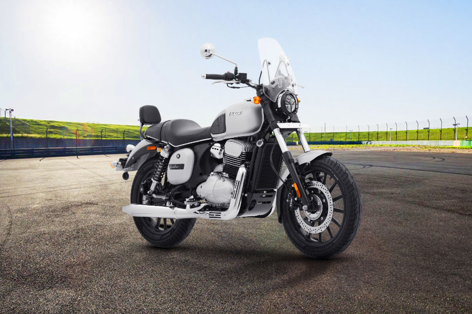 Yezdi 2024 Roadster Chrome - Sin Silver On road Price, Specifications ...