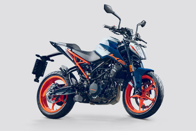 KTM 160 Duke Price- Images, Colours, Specs & Reviews