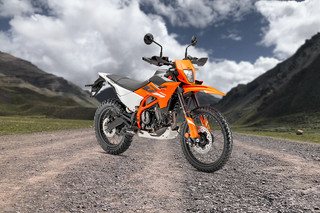 KTM 390 Adventure vs KTM 390 Enduro R - Know Which is Better