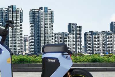 Revamp Moto RM Buddie 25 | Colours, Photos, Videos