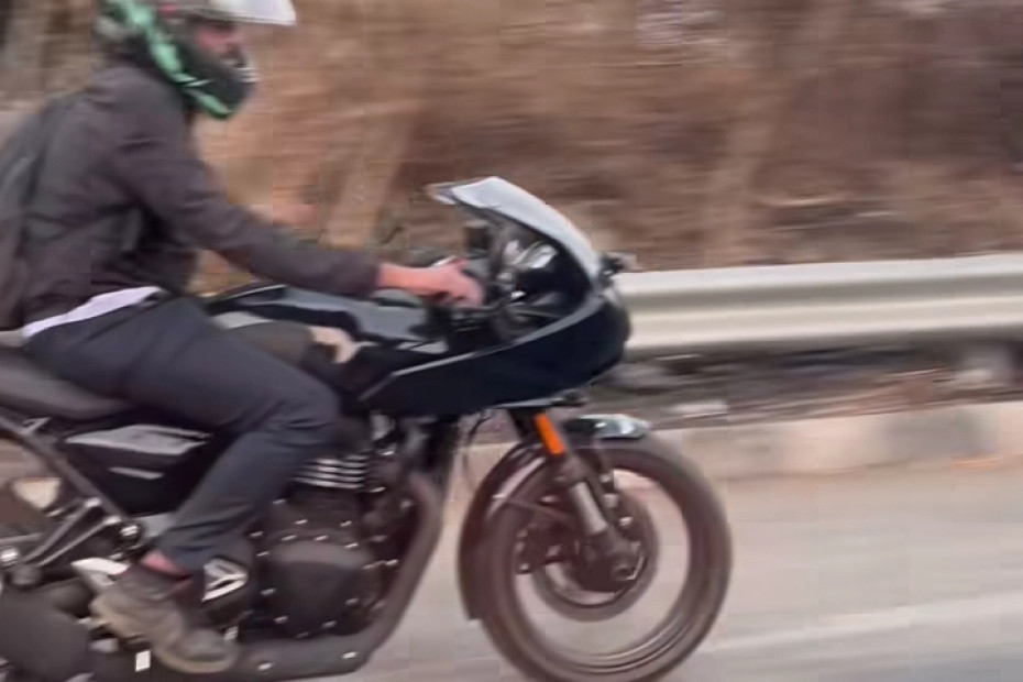 Triumph Thruxton 400 STD On road Price, Specifications, Weight, Range