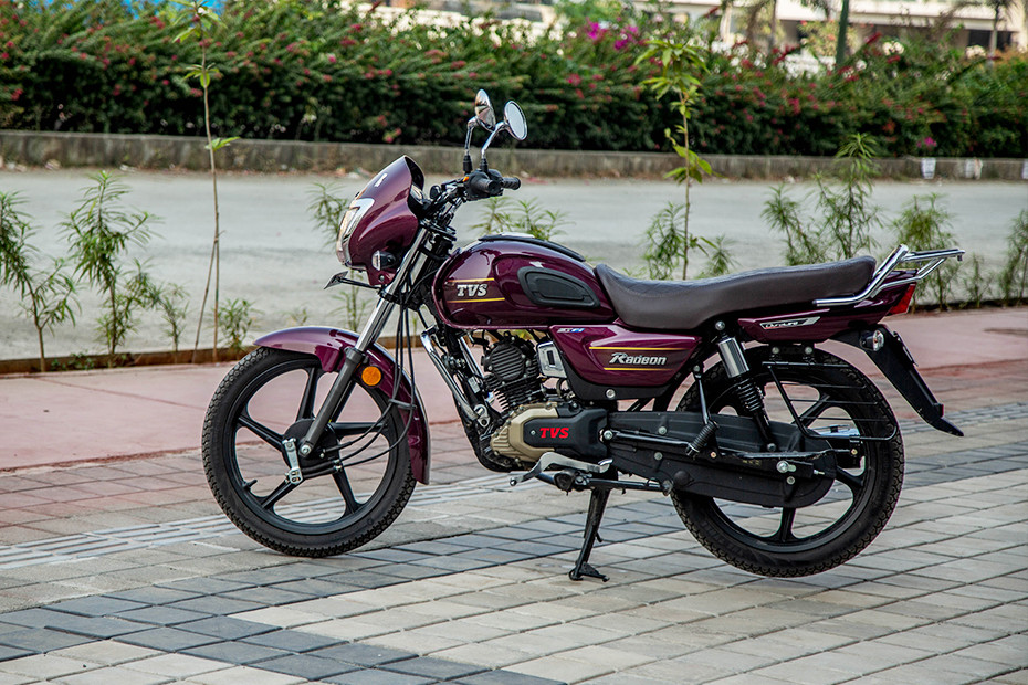 Hero Splendor Plus Xtec vs TVS Radeon: Image Comparison | BikeDekho