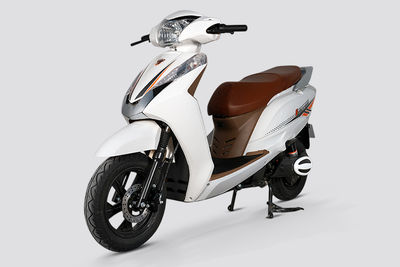 Yakuza Sparrow Price 2026 - Range, Images, Colours & Top Speed | BikeDekho