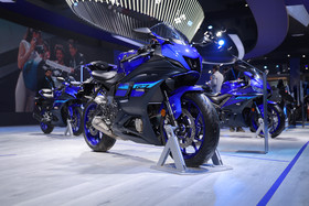 Yamaha R7 Variants - R7 Base Model & Top Variant Price