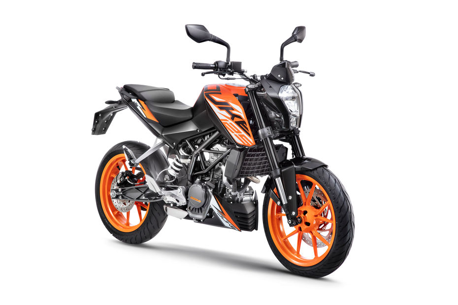 KTM 125 Duke, 200 Duke, 250 Duke, 390 Duke Family Explained | BikeDekho