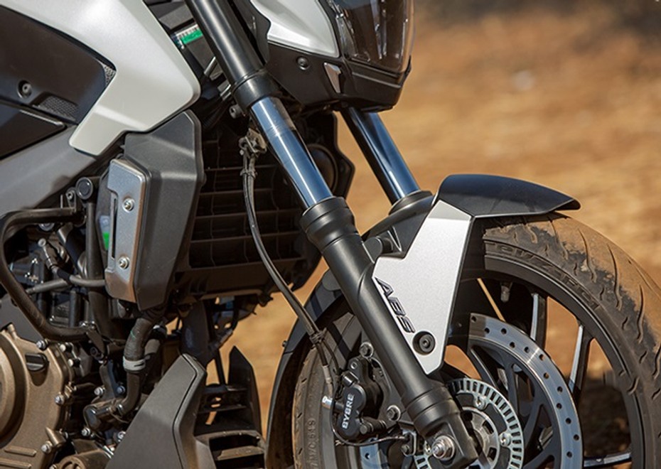 USD fork vs Telescopic Fork: Differences Explained | BikeDekho