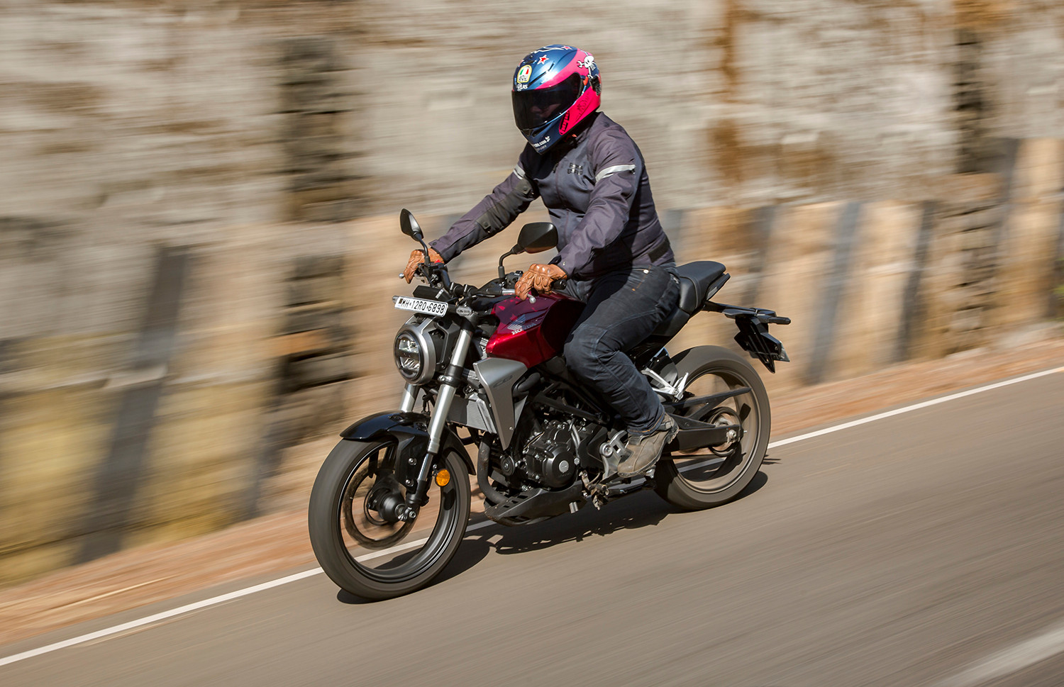 Honda CB300R Review: Picture Gallery | BikeDekho