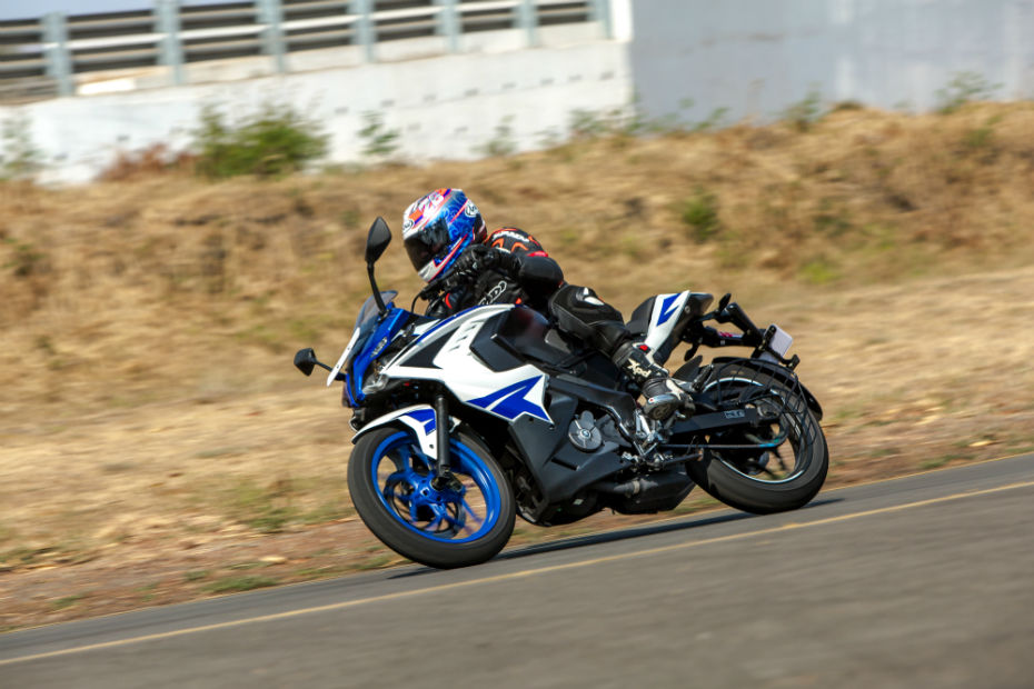 Bajaj Pulsar RS200: Pros, Cons, Should You Buy One | BikeDekho