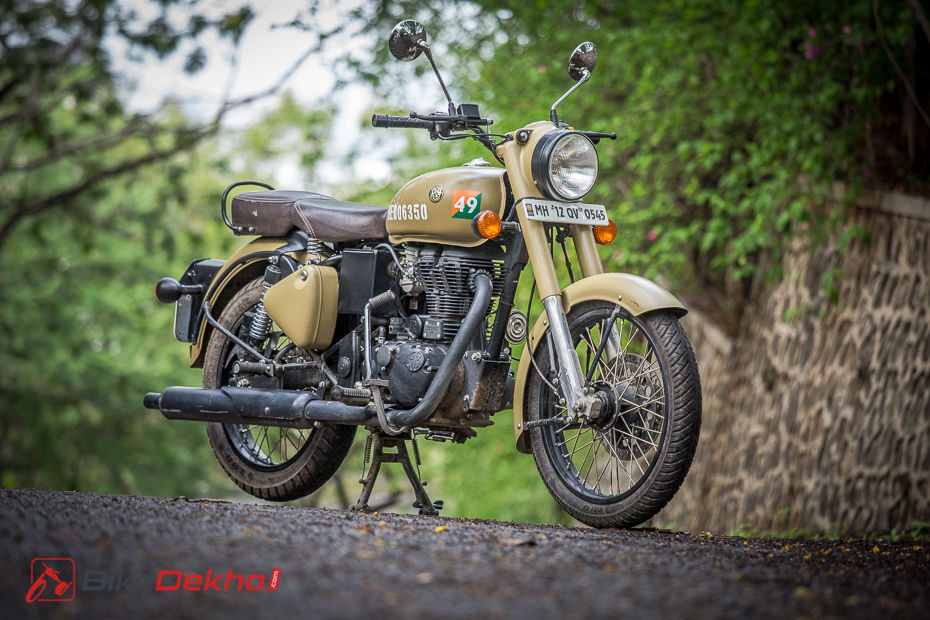 Royal Enfield Classic 350 Signals: Price, Review, Rivals & More | BikeDekho