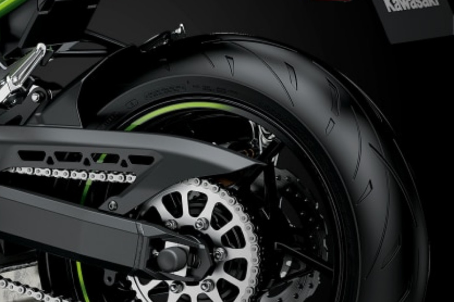 Kawasaki Z900: BS4 vs BS6 Image Comparison | BikeDekho