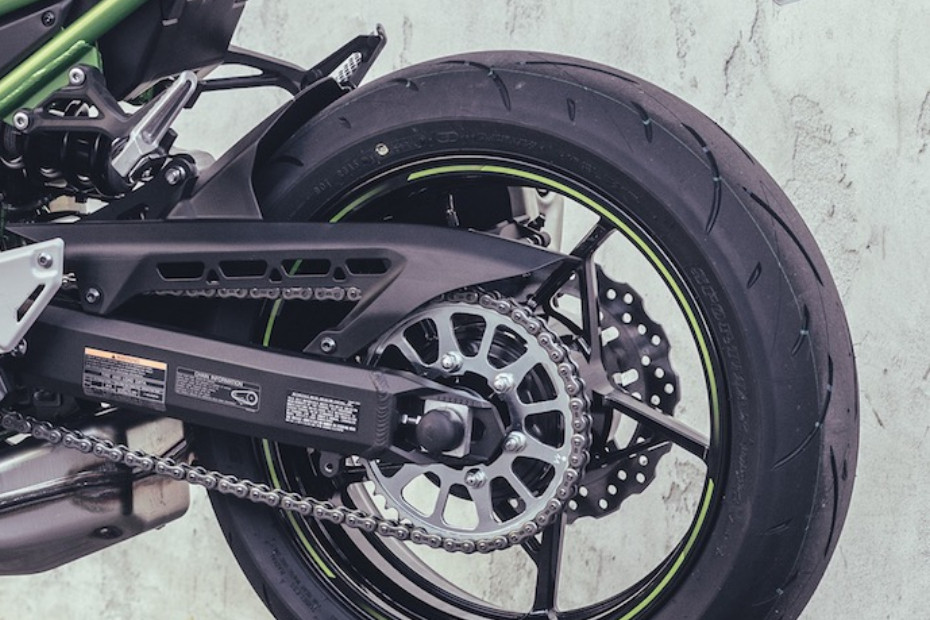 Kawasaki Z900: BS4 vs BS6 Image Comparison | BikeDekho