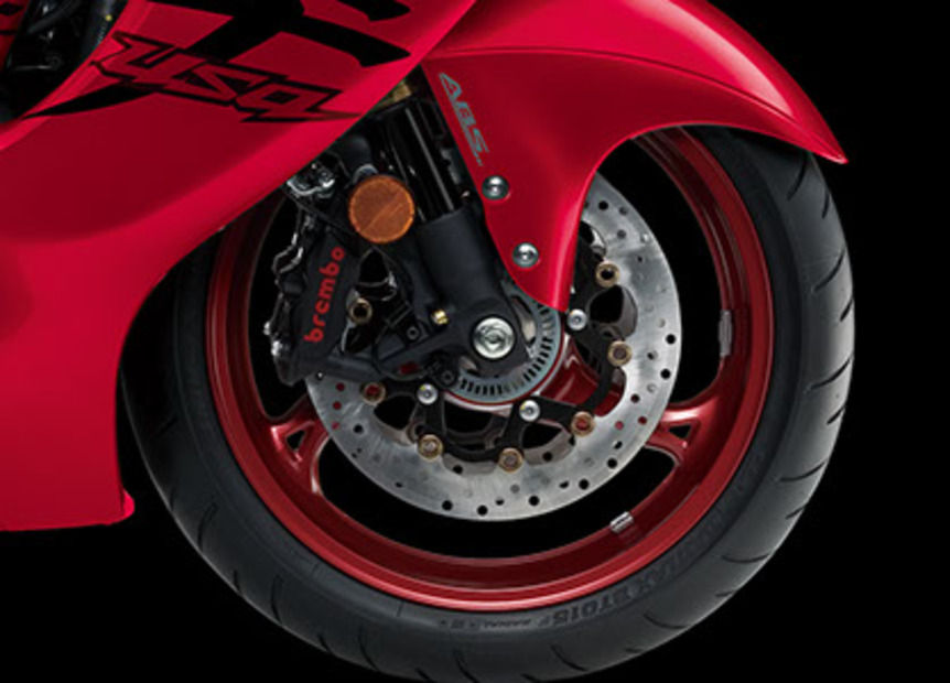 Suzuki Hayabusa Old vs New: Photo Gallery | BikeDekho