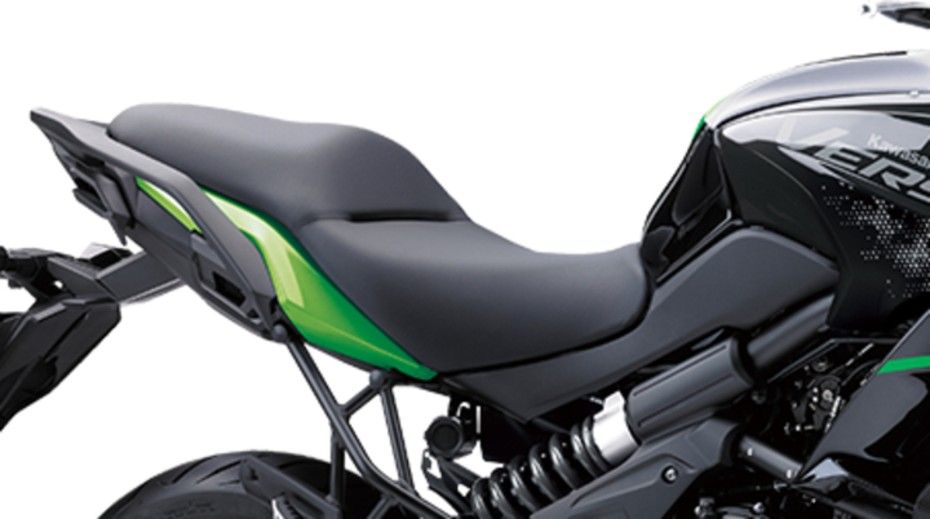 Honda CB500X vs Kawasaki Versys 650: Image Comparison | BikeDekho