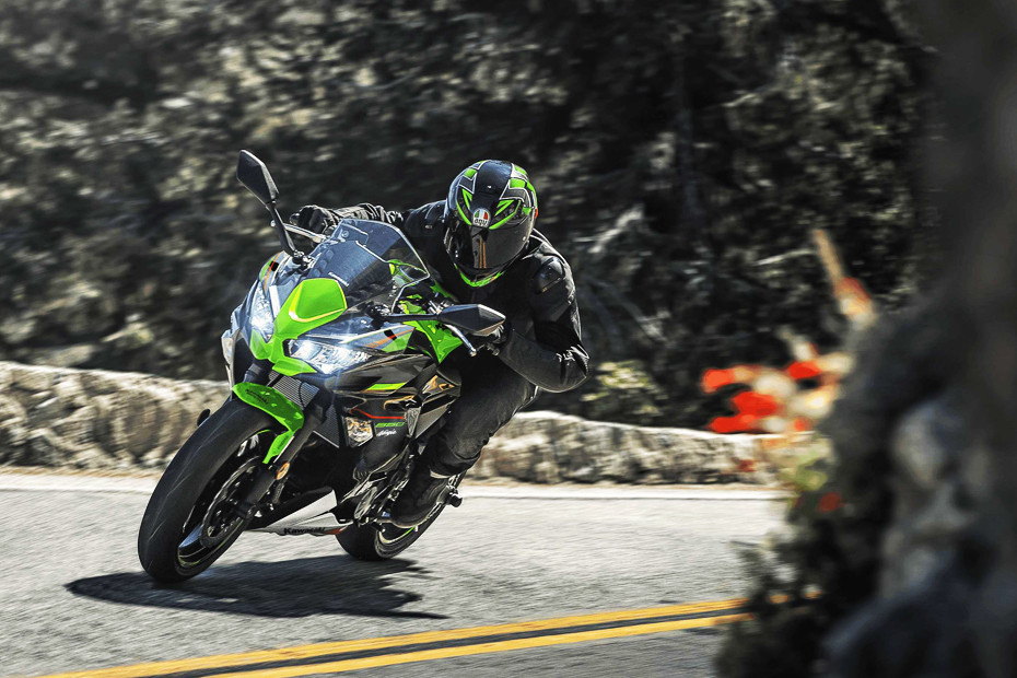 2021 Yamaha YZF-R7 VS Kawasaki Ninja 650: Image Comparison | BikeDekho