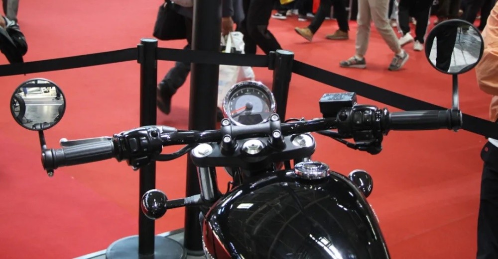 Weird Flex: This Cruiser Looks Like The Lovechild Of Triumph Bobber And ...