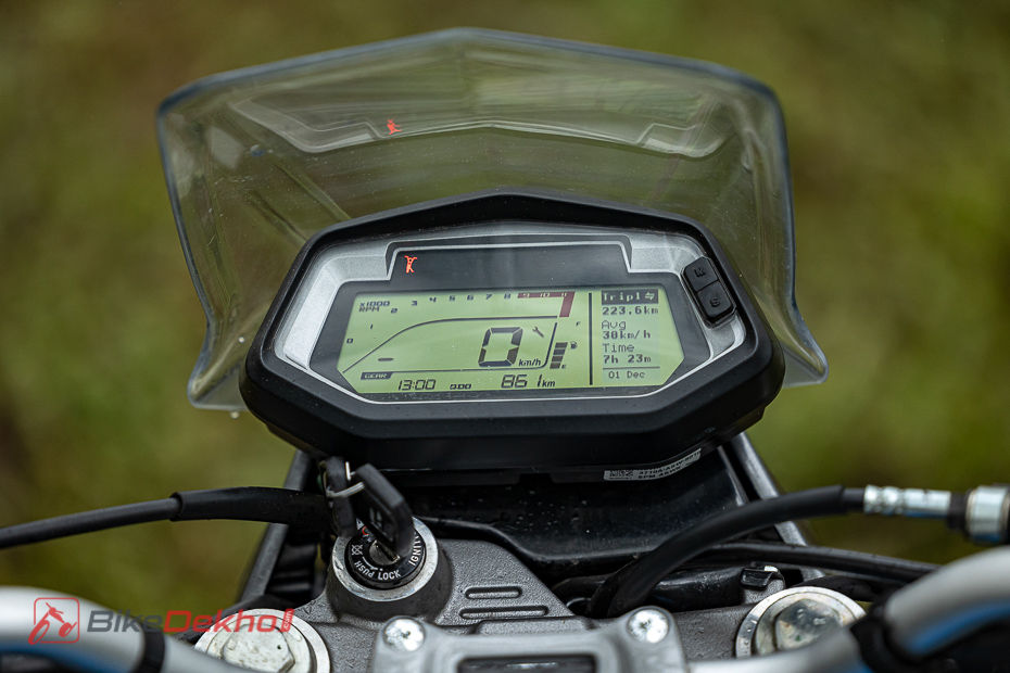 2022 Suzuki DR150 vs Hero XPulse 200 4V: Photo Comparison | BikeDekho