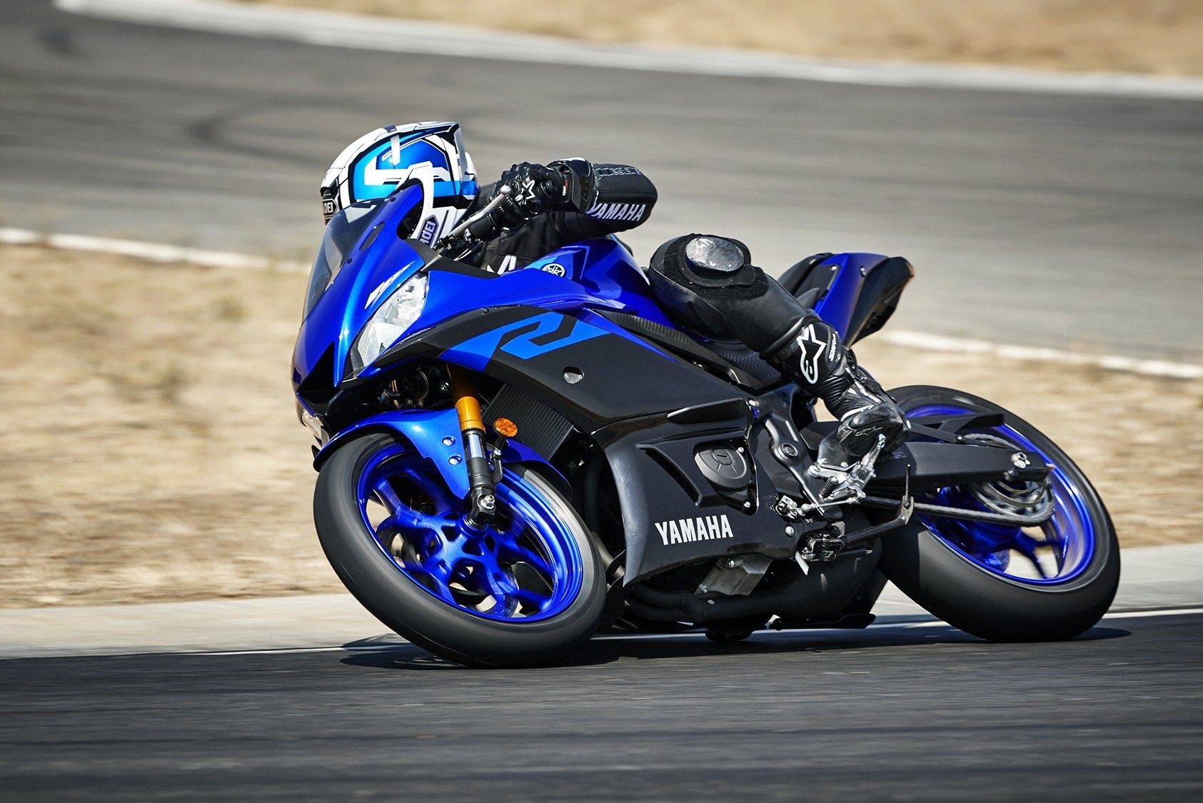 2019 Yamaha YZF-R3 Unveiled | BikeDekho