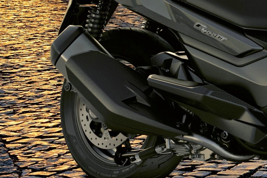 Kymco Xciting S400 vs. BMW C400 GT: Photo Comparison | BikeDekho