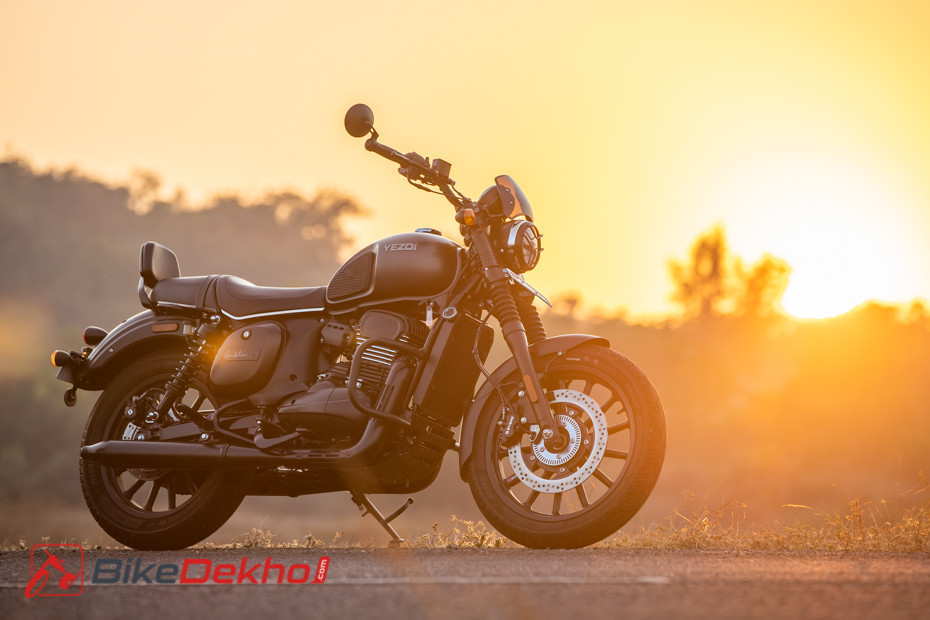 Yezdi Roadster Road Test Review: Photo Gallery | BikeDekho