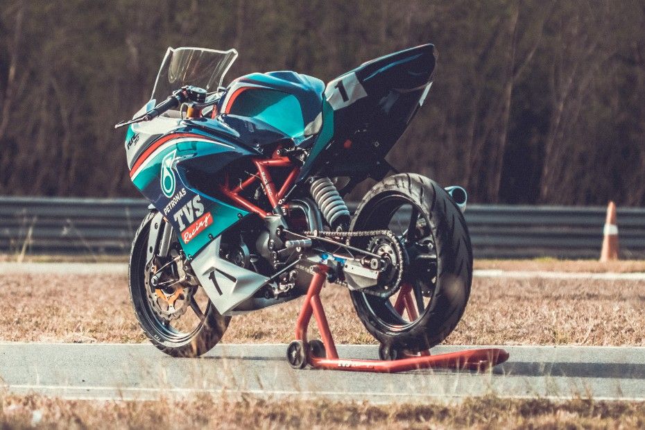 TVS Apache RR310 One Make Race Bike VS Stock Apache RR 310 BTO: Photo ...