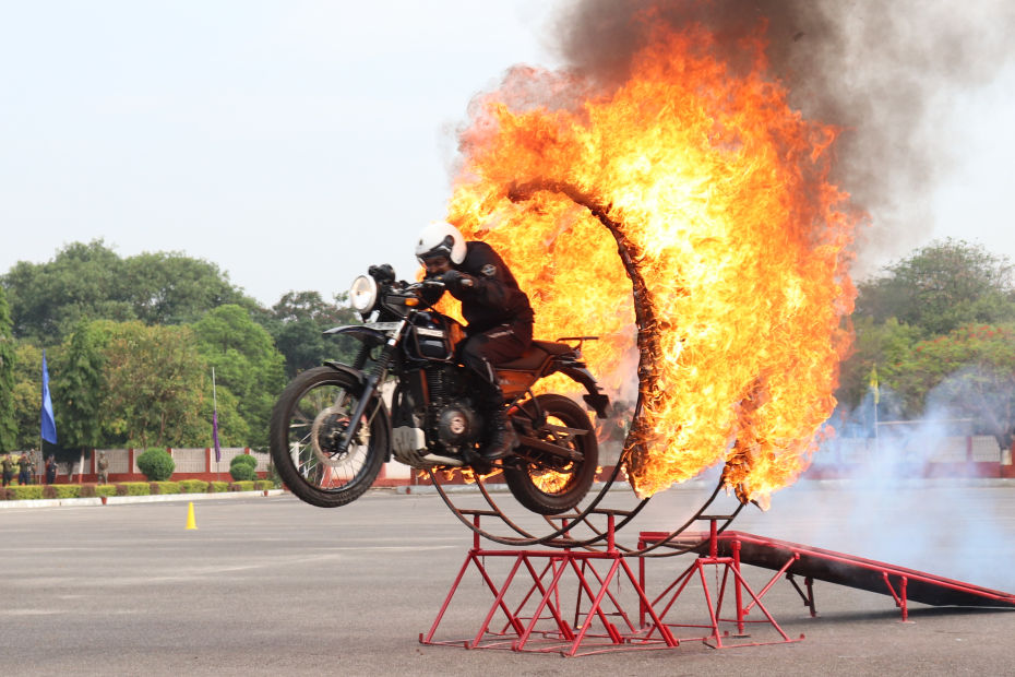 Royal Enfield’s Special Tribute To the Indian Army | BikeDekho