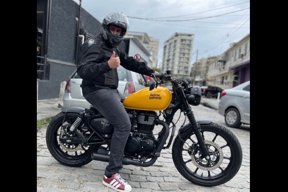 Royal Enfield Meteor 350 Tastefully Modified Into A Bobber | BikeDekho