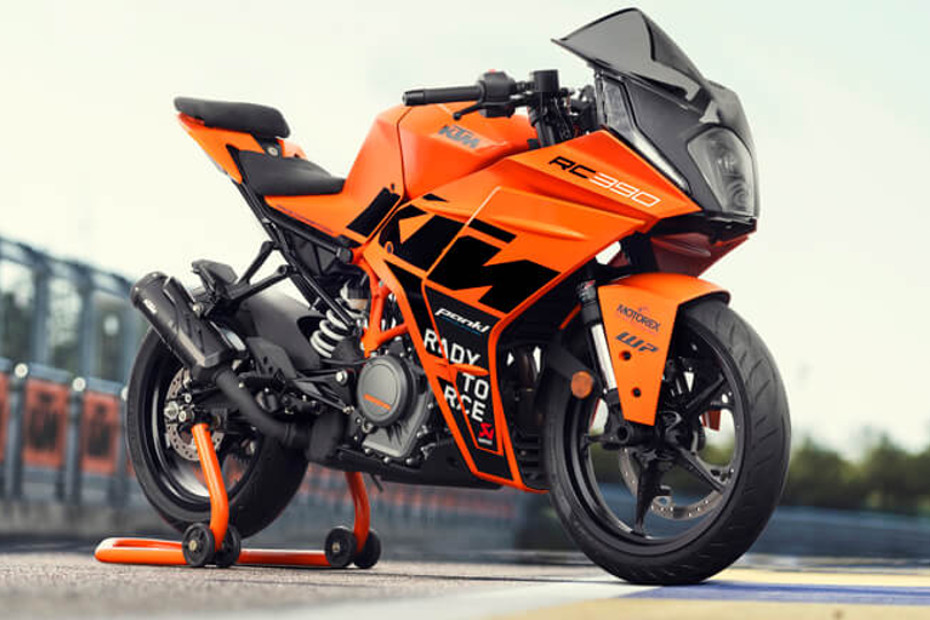 KTM RC 390 GP vs Standard Variant: Photo Comparison | BikeDekho