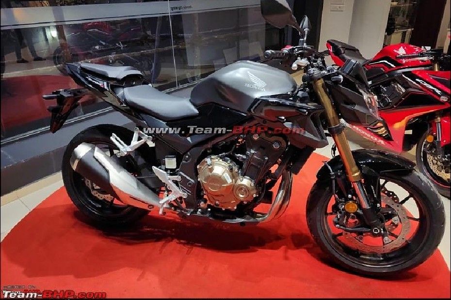 Honda CB500F Spotted At Dealership, Launch Soon? | BikeDekho