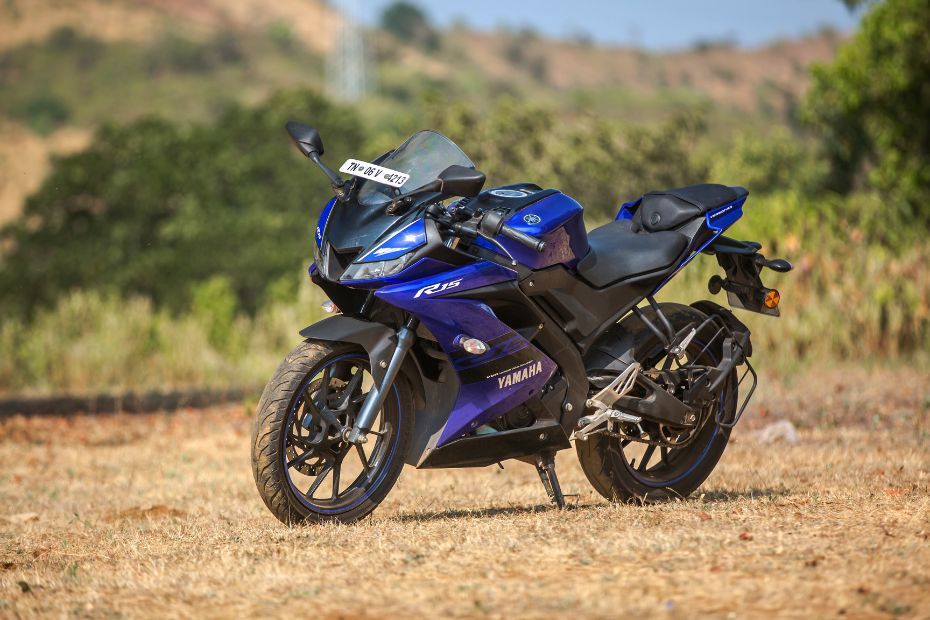 Yamaha R15 S vs R15 V4: Differences Explained | BikeDekho
