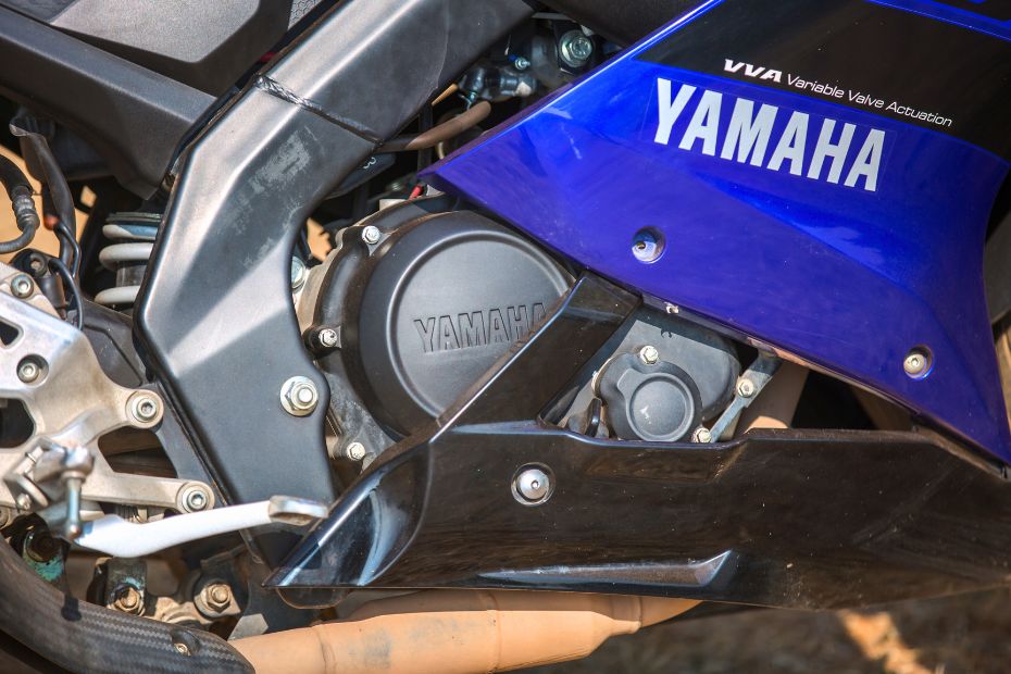 Yamaha R15 S vs R15 V4: Differences Explained | BikeDekho