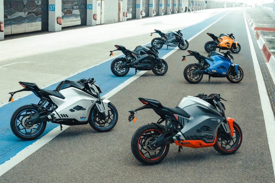 Ultraviolette F77 Old vs New Compared In Images | BikeDekho