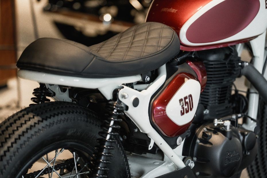 Royal Enfield Hunter 350 Modified Into A Cafe Racer | BikeDekho