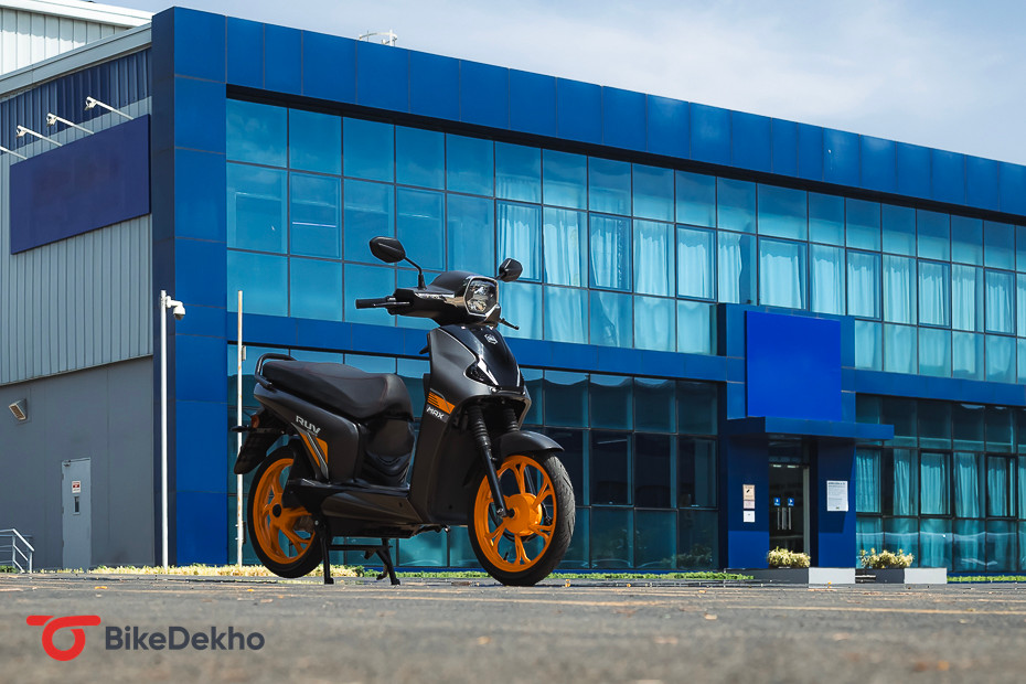 BREAKING: BGauss RUV 350 Electric Scooter Launched At Rs 1,09,999 ...