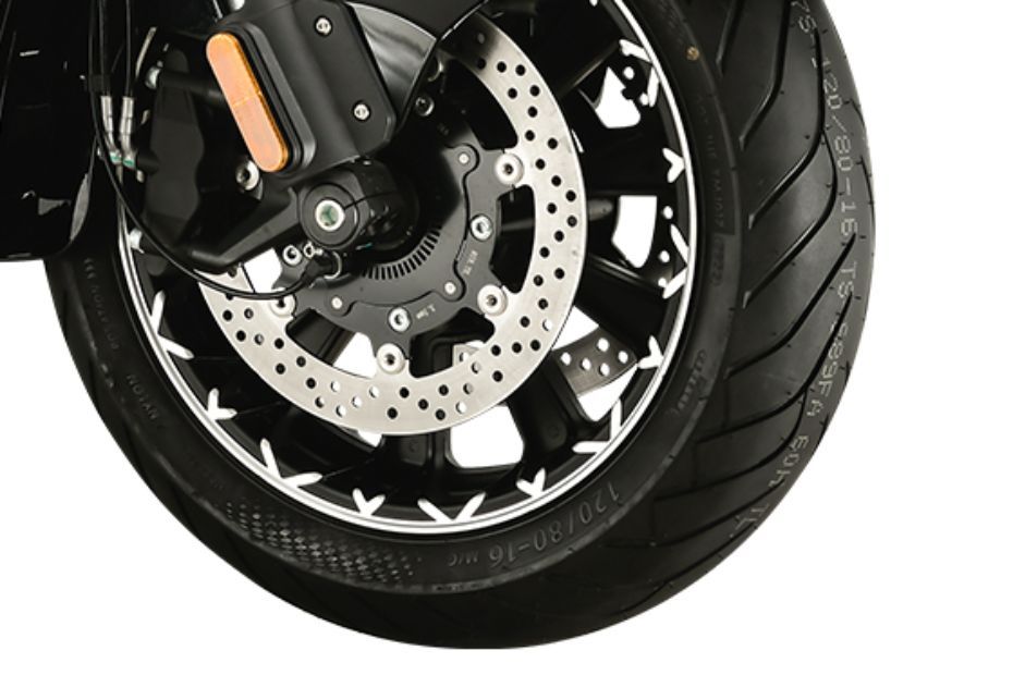 Jonway V-5 YY400 A Chinese Take On An American-Style Cruiser? | BikeDekho