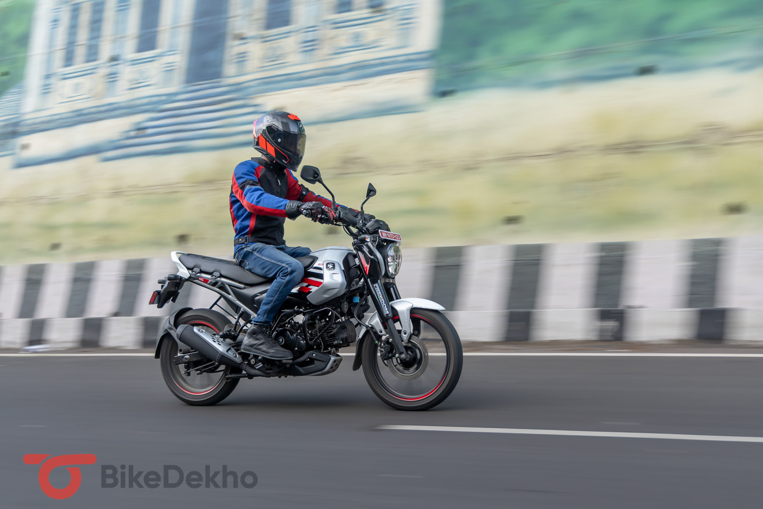 Bajaj Freedom 125 CNG Bike: Claimed Vs Real-World Mileage Explained | BikeDekho
