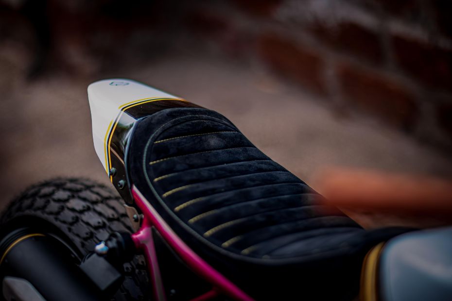 EXCLUSIVE: Harley-Davidson X440 Modified Into Flat Tracker | BikeDekho