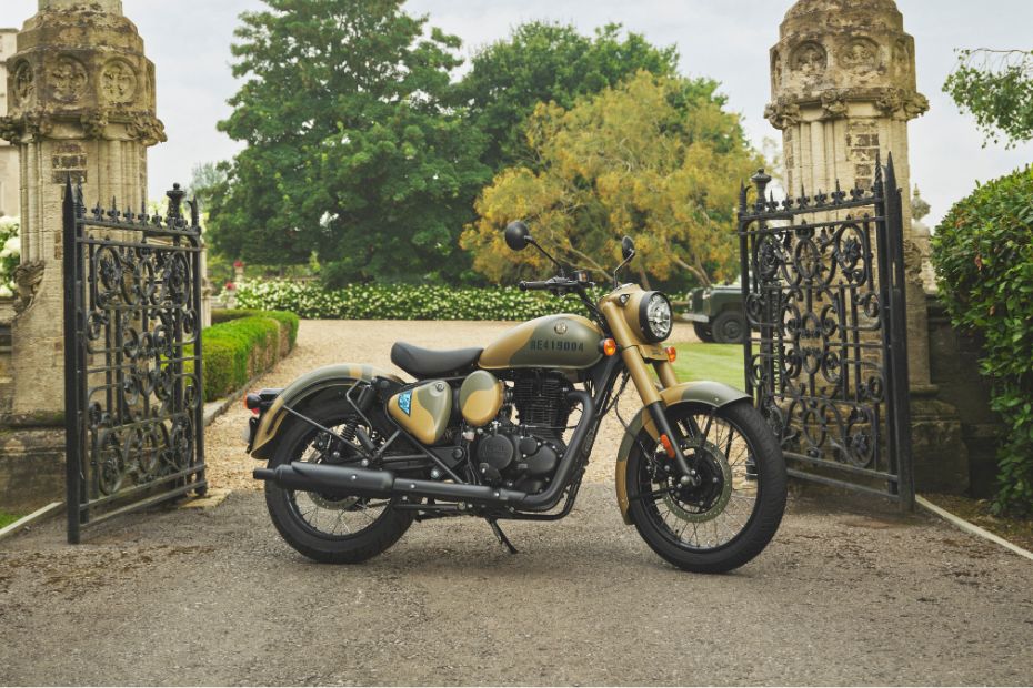 Jawa 42 FJ vs Royal Enfield Classic 350: Which One Is For You? | BikeDekho
