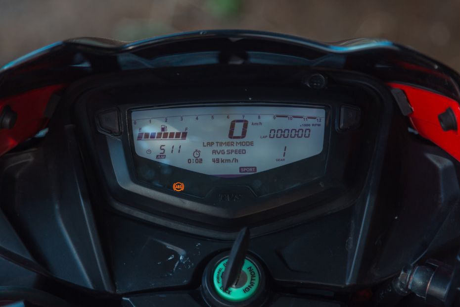 Hero Xtreme 160R 2V Vs TVS Apache RTR 160 2V: Image Comparison | BikeDekho