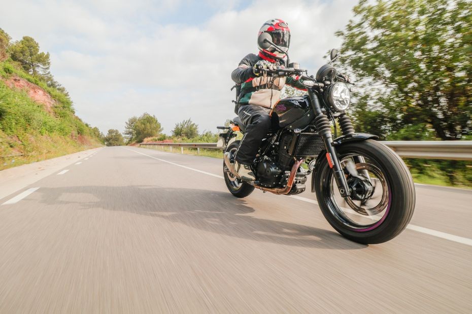 Royal Enfield Guerrilla 450 Road Test Review, Royal Enfield Guerrilla ...