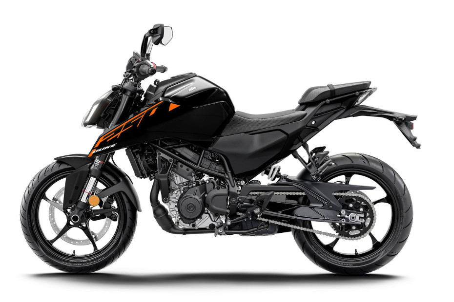 KTM 250 Duke Brand-New Colour Launched | BikeDekho