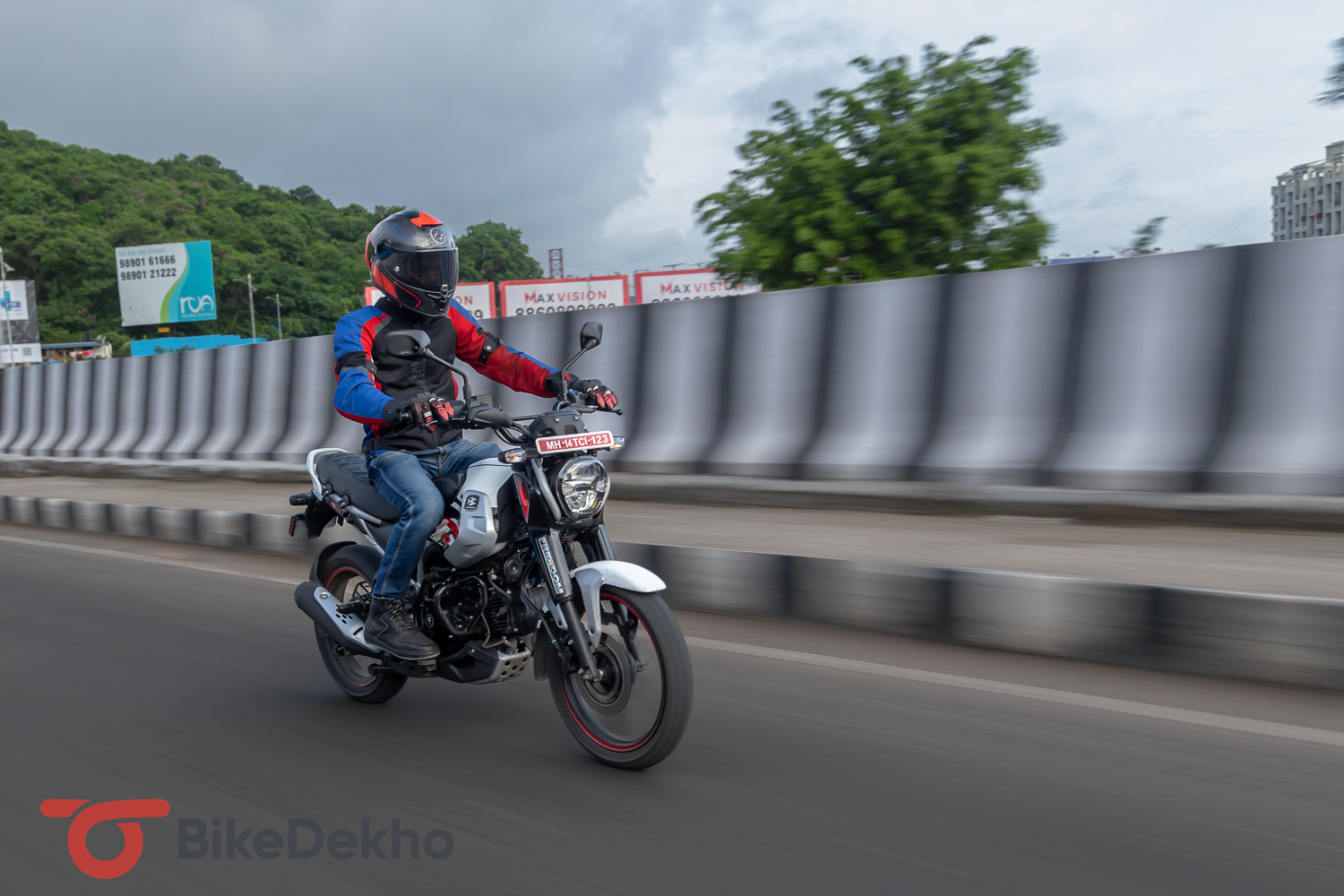 Hero Splendor Plus XTEC 2.0 vs Bajaj Freedom 125 CNG Bike: Comparison ...