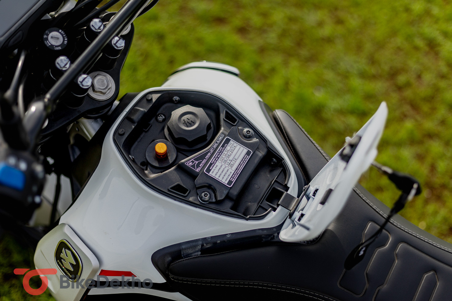 Hero Splendor Plus XTEC 2.0 vs Bajaj Freedom 125 CNG Bike: Comparison ...