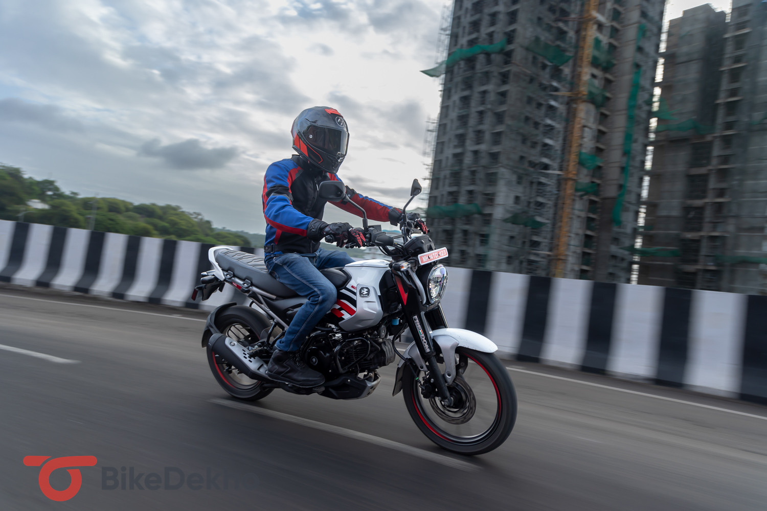 Hero Splendor Plus XTEC 2.0 vs Bajaj Freedom 125 CNG Bike: Comparison ...