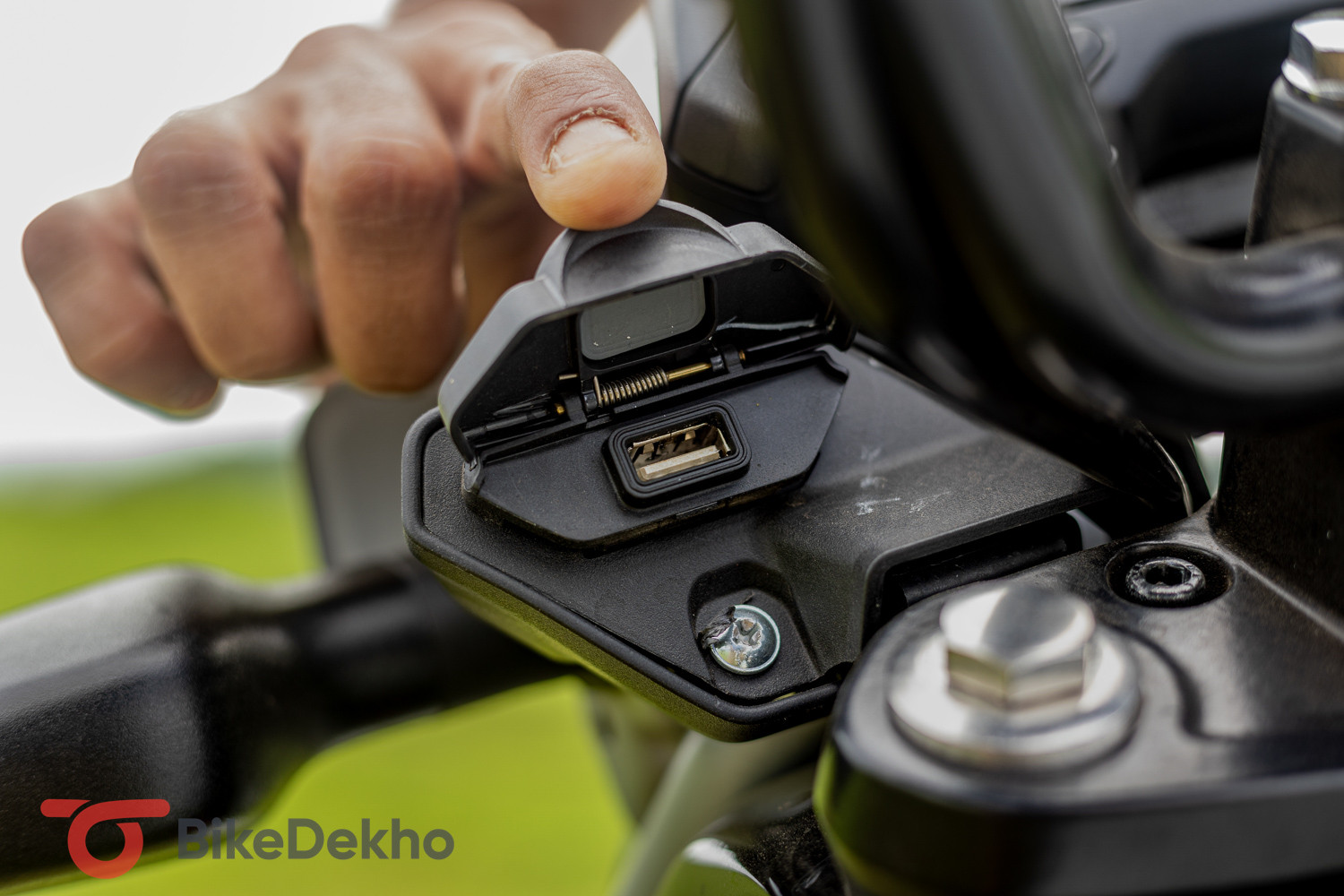 Hero Splendor Plus XTEC 2.0 vs Bajaj Freedom 125 CNG Bike: Comparison ...