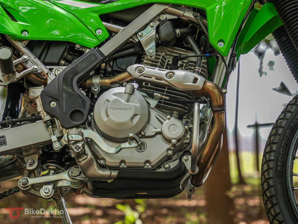 Yamaha Lander 250 VS The Kawasaki KLX 230: Auto Expo 2025 | BikeDekho