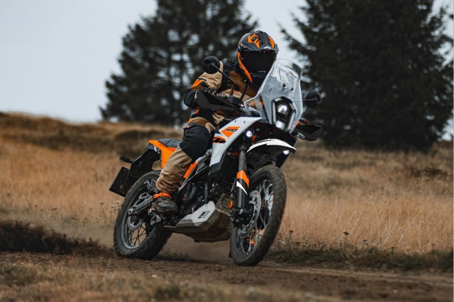 KTM 390 Adventure Tubeless Spoke Wheels: How Do They Work? | BikeDekho