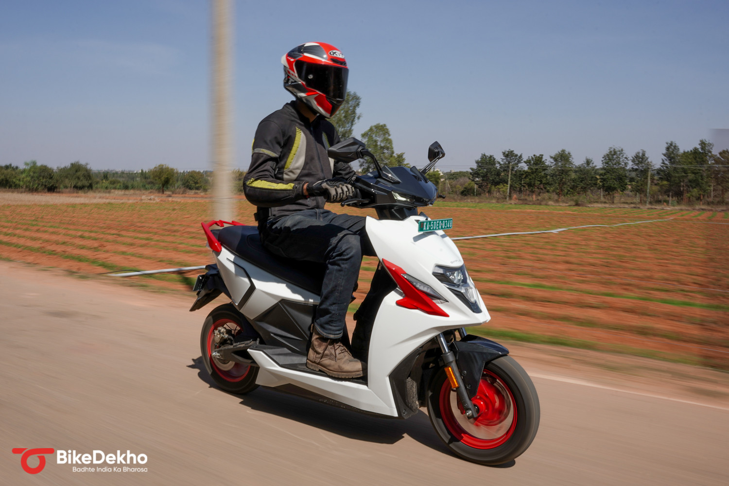 Simple One Price- Range, Charging Time, Speed, Images & Specs