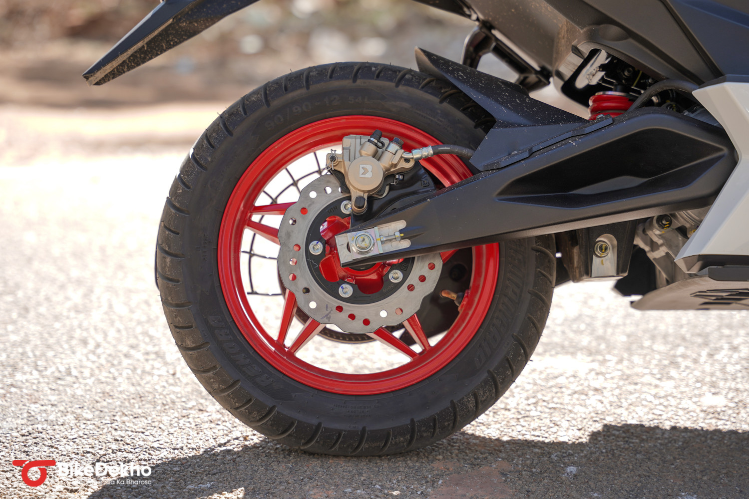 Simple One Price- Range, Charging Time, Speed, Images & Specs