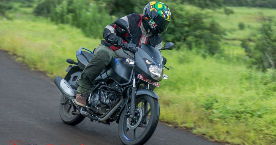 Bajaj Pulsar 125 On road Price, Mileage, Weight, Specifications